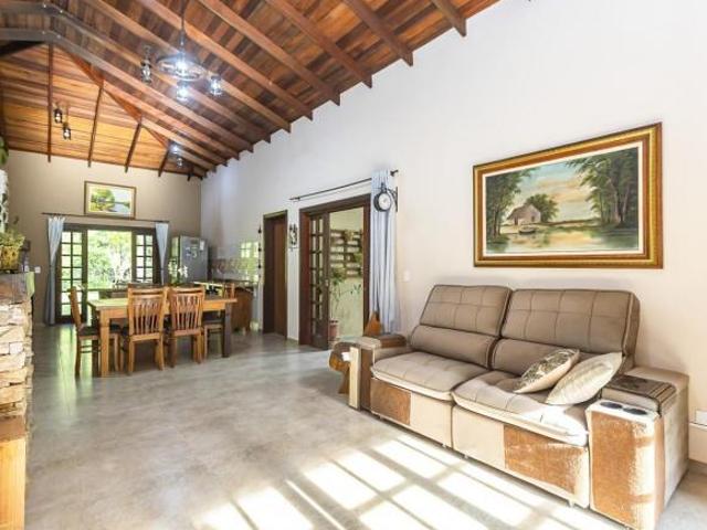Casa para Venda em Quatro Barras, 3 dormitórios, 1 suíte, 2 banheiros, 10 vagas