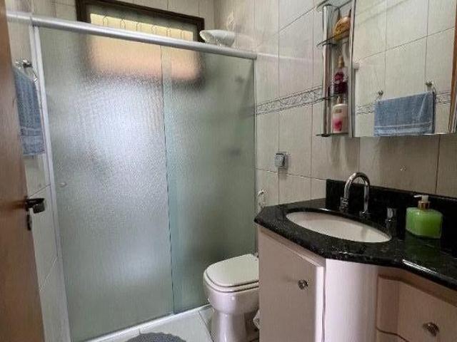 Casa para venda em Quinta De Santa Helena de 250.00m² com 3 Quartos, 1 Suite e 6 Garagens