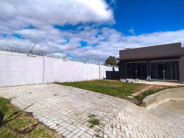 Casa para venda em Roça Grande de 297.00m² com 3 Quartos, 1 Suite e 3 Garagens