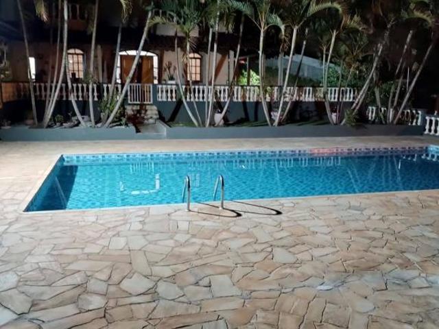 Casa para venda em Roseira de 1591.00m² com 6 Quartos, 2 Suites e 6 Garagens