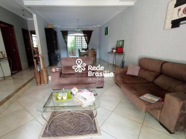 Casa para Venda em RA V Sobradinho / DF no bairro Sobradinho