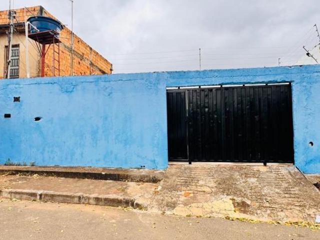 Casa para Venda em RA XIII Santa Maria, Santa Maria, 1 dormitório, 1 banheiro, 5 vagas