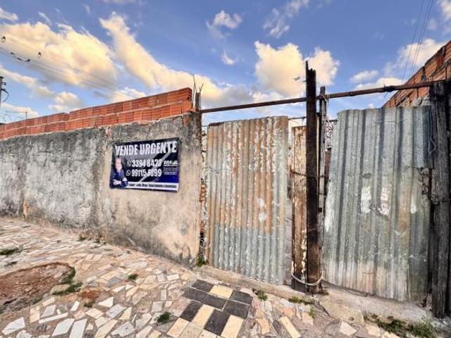 Casa para Venda em RA XIII Santa Maria, Santa Maria, 2 dormitórios, 1 banheiro, 3 vagas