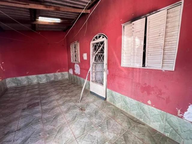 Casa para Venda em RA XIII Santa Maria, Santa Maria, 2 dormitórios, 1 suíte, 2 banheiros, 3 vagas
