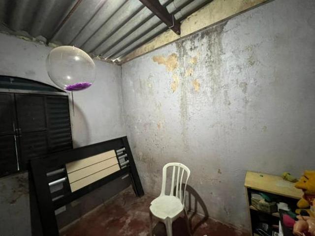 Casa para Venda em RA XIII Santa Maria, Santa Maria, 3 dormitórios, 1 banheiro, 2 vagas