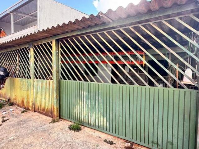 Casa para Venda em RA XIII Santa Maria, Santa Maria, 3 dormitórios, 1 banheiro, 2 vagas