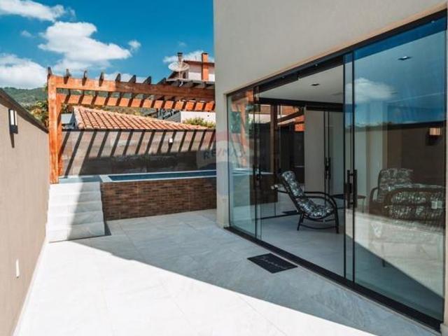Casa para venda em Retiro Das Fontes de 251.00m² com 3 Quartos e 3 Suites