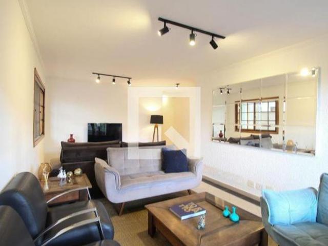 Casa para venda em Real Parque de 220.00m² com 3 Quartos, 3 Suites e 3 Garagens