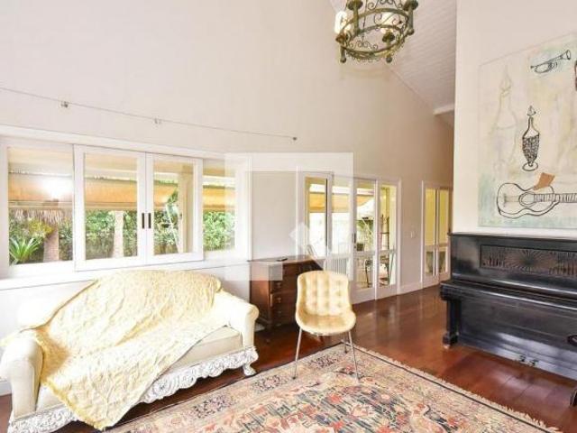 Casa para venda em Real Parque de 279.00m² com 3 Quartos, 3 Suites e 4 Garagens