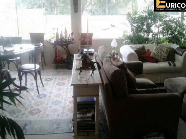 Casa para venda em Real Parque de 350.00m² com 3 Quartos, 2 Suites e 4 Garagens