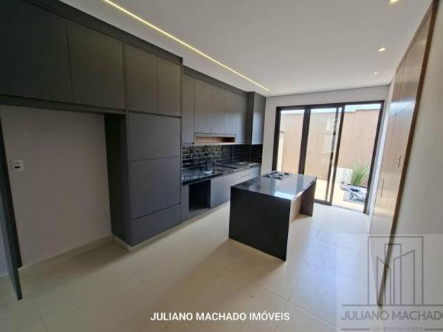 Casa para venda em Real Sul de 151.00m² com 3 Quartos, 3 Suites e 4 Garagens