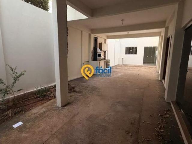 Casa para venda em Recanto Verde de 250.00m² com 4 Quartos, 1 Suite e 4 Garagens