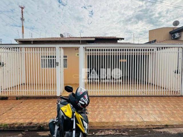 Casa para venda em Regissol I de 146.00m² com 3 Quartos, 1 Suite e 3 Garagens