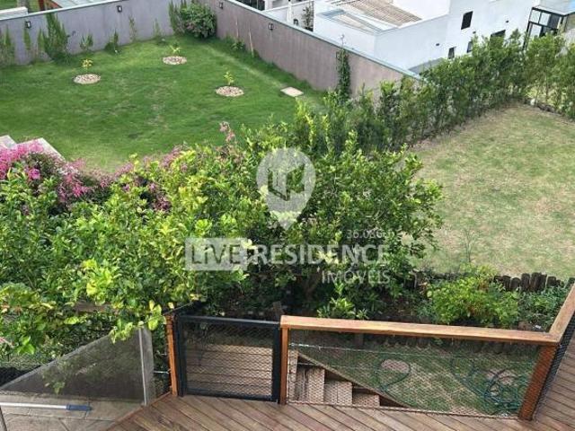 Casa para venda em Reserva Santa Rosa de 315.00m² com 3 Quartos, 3 Suites e 3 Garagens