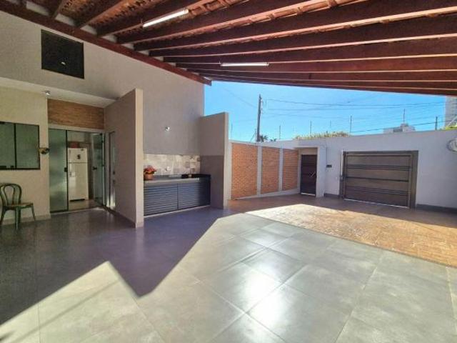 Casa para venda em Residencial Cambuy de 131.00m² com 3 Quartos, 1 Suite e 4 Garagens