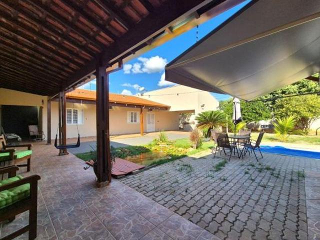 Casa para venda em Residencial Cambuy de 240.00m² com 3 Quartos, 1 Suite e 2 Garagens