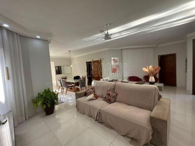 Casa para venda em Residencial Cambuy de 282.00m² com 3 Quartos, 3 Suites e 4 Garagens