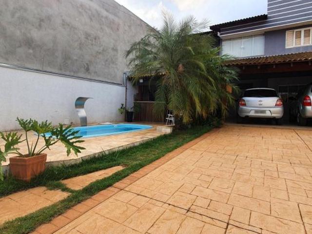 Casa para venda em Residencial Cambuy de 204.00m² com 3 Quartos, 1 Suite e 4 Garagens