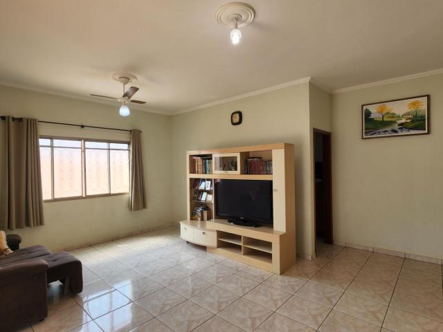 Casa para venda em Residencial Cambuy em Araraquara São Paulo de 281.00m² com 2 Quartos, 1 Suíte e 4 Garagens