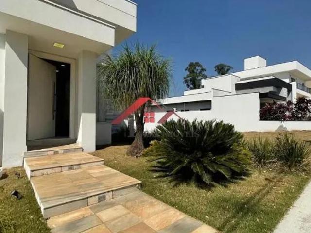 Casa para venda em Residencial Central Parque de 241.60m² com 3 Quartos, 3 Suites e 4 Garagens