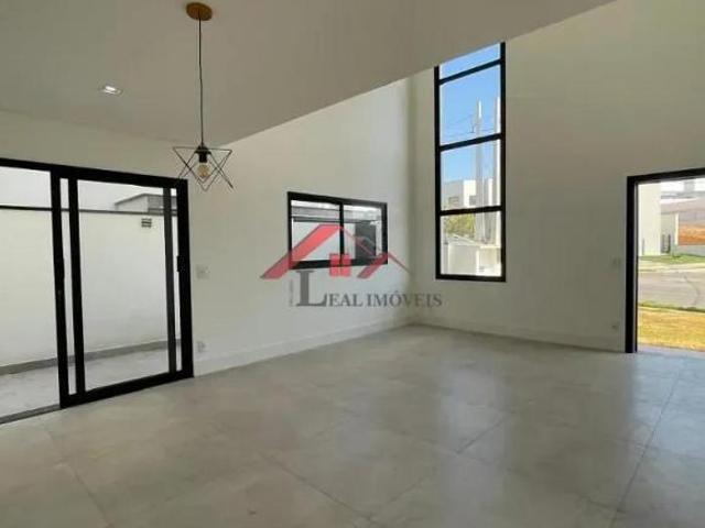 Casa para venda em Residencial Central Parque de 250.00m² com 3 Quartos, 3 Suites e 4 Garagens