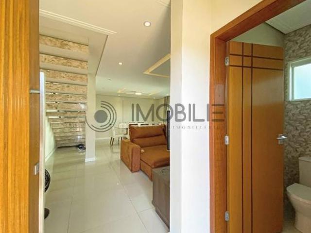 Casa para venda em Residencial Central Parque de 260.00m² com 3 Quartos, 3 Suites e 4 Garagens