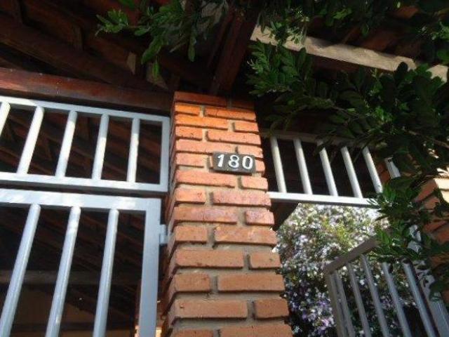 Casa para venda em Residencial Américo Alves Margarido de 137.00m² com 3 Quartos, 1 Suite e 1 Garage