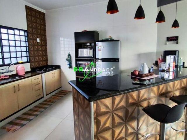 Casa para venda em Residencial Ana Dorothéa de 140.00m² com 3 Quartos, 1 Suite e 2 Garagens