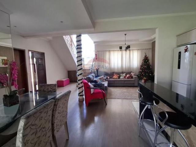Casa para venda em Residencial Bordon de 245.85m² com 3 Quartos, 3 Suites e 8 Garagens