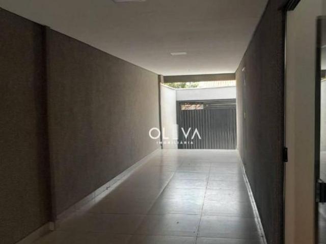 Casa para venda em Residencial Gabriela de 136.00m² com 3 Quartos, 1 Suite e 2 Garagens