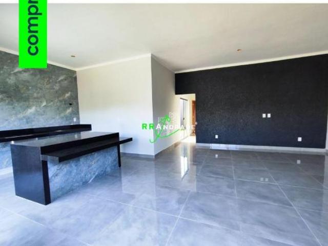 Casa para venda em Residencial Gramados I de 95.00m² com 2 Quartos, 2 Suites e 4 Garagens