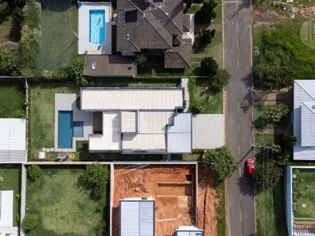 Casa para venda em Residencial Dos Lagos de 330.00m² com 4 Quartos, 4 Suites e 4 Garagens