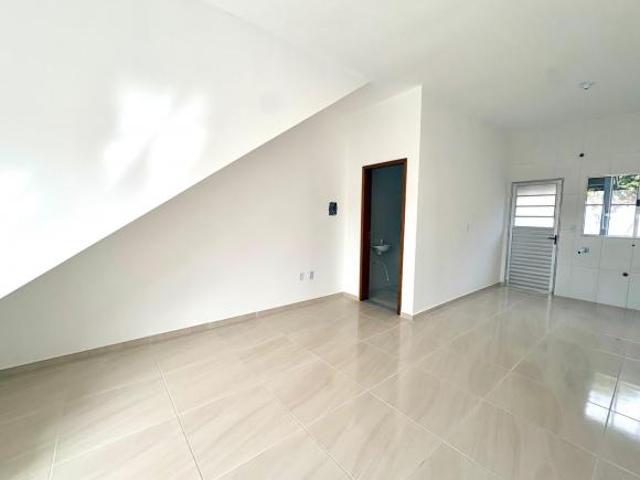 Casa para venda em Residencial E Comercial Cidade Jardim de 65.00m² com 2 Quartos e 1 Garagem