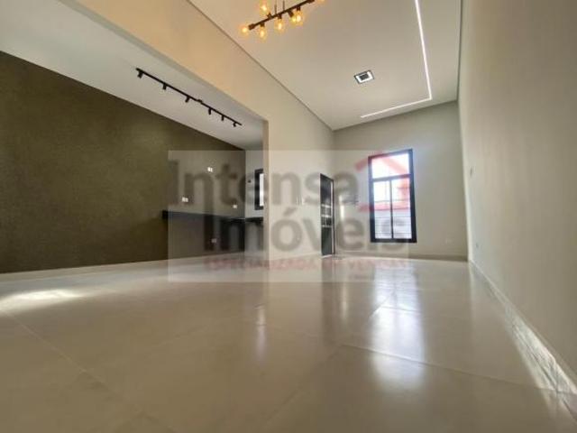 Casa para venda em Residencial E Comercial Cidade Jardim de 70.00m² com 2 Quartos, 1 Suite e 2 Garag