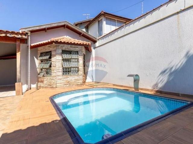 Casa para venda em Residencial E Comercial Palmares de 176.00m² com 3 Quartos, 1 Suite e 4 Garagens