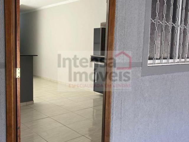 Casa para venda em Residencial Estoril de 100.00m² com 2 Quartos, 1 Suite e 2 Garagens