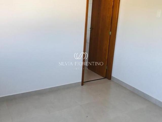 Casa para venda em Residencial Estoril de 125.00m² com 2 Quartos, 1 Suite e 2 Garagens