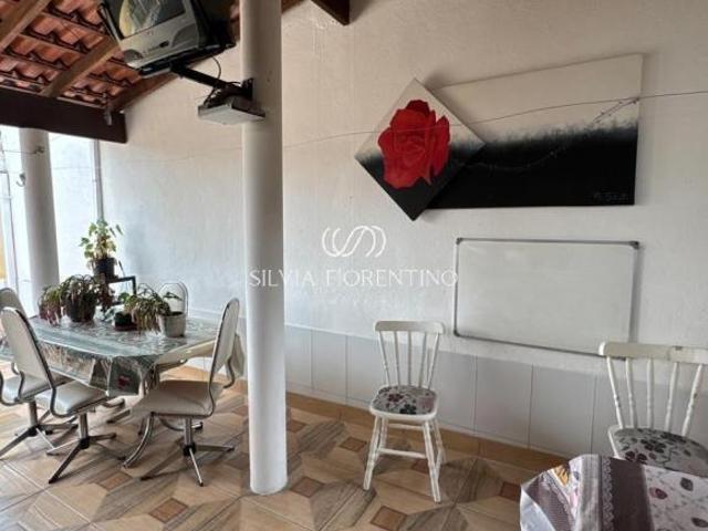Casa para venda em Residencial Estoril de 250.00m² com 3 Quartos, 1 Suite e 2 Garagens