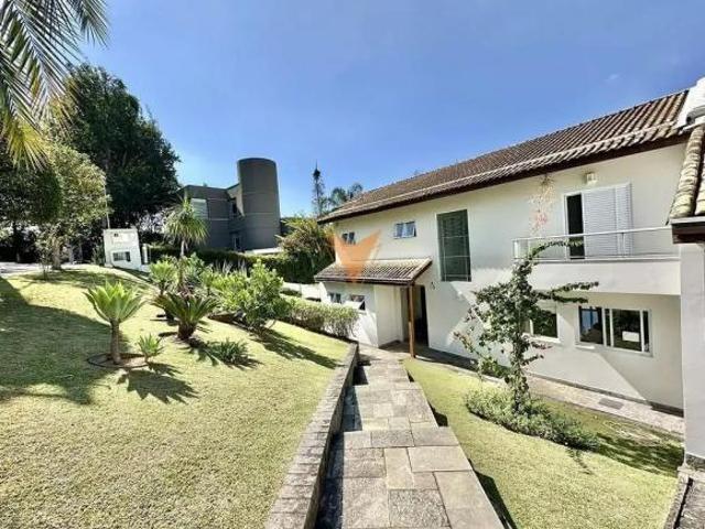 Casa para venda em Residencial Euroville de 375.13m² com 5 Quartos, 4 Suites e 8 Garagens