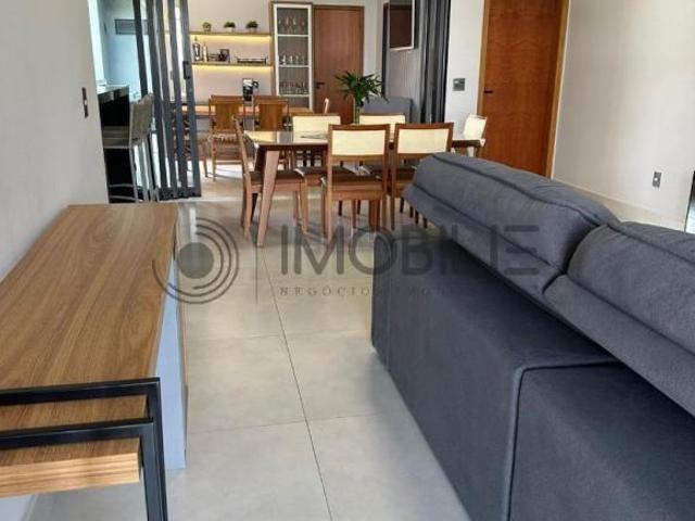 Casa para venda em Residencial Evidências de 187.00m² com 3 Quartos, 3 Suites e 4 Garagens