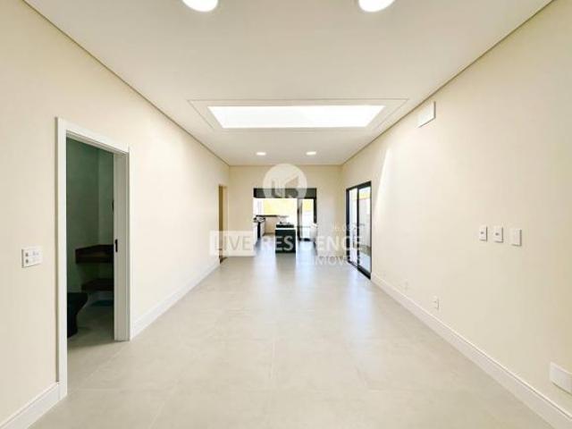 Casa para venda em Residencial Fazenda Santa Rosa Fase 1 de 200.00m² com 3 Quartos, 3 Suites e 4 G