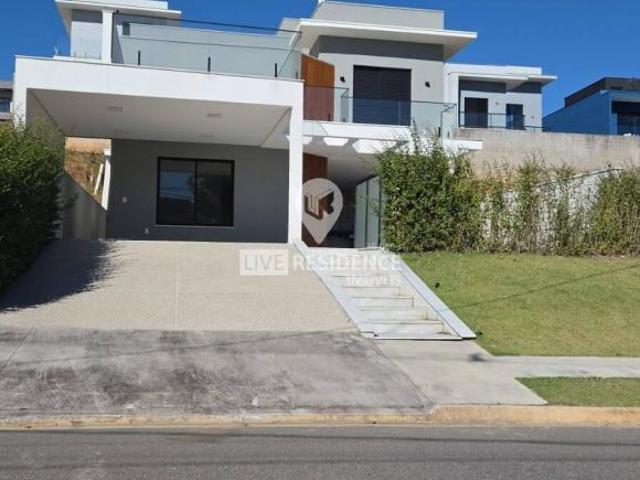 Casa para venda em Residencial Fazenda Santa Rosa Fase 1 de 266.00m² com 4 Quartos, 3 Suites e 4 G