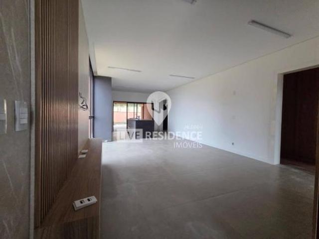 Casa para venda em Residencial Fazenda Santa Rosa Fase 1 de 270.00m² com 3 Quartos, 3 Suites e 4 G