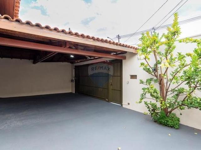 Casa para venda em Residencial Flórida de 154.00m² com 3 Quartos, 1 Suite e 2 Garagens