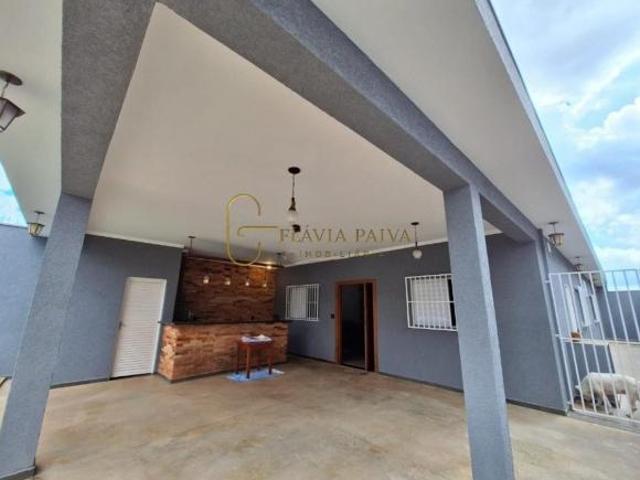 Casa para venda em Residencial Flórida de 168.00m² com 3 Quartos, 2 Suites e 4 Garagens