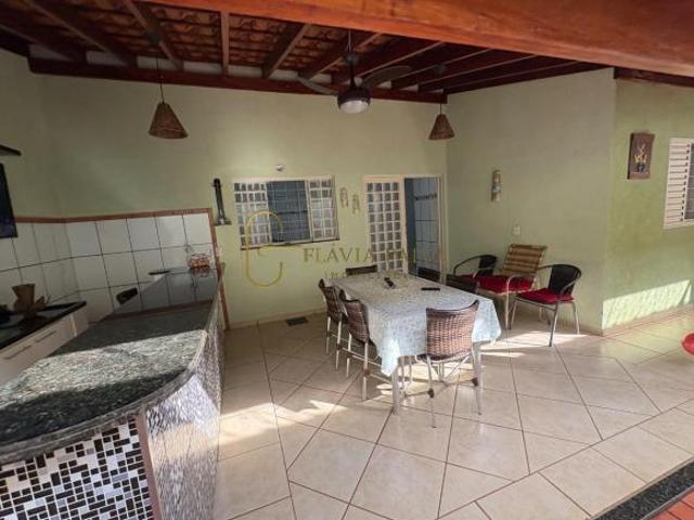 Casa para venda em Residencial Flórida de 187.00m² com 3 Quartos, 1 Suite e 4 Garagens