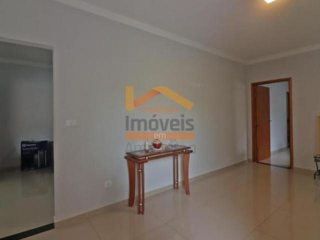 Casa para venda em Residencial Furlan de 178.00m² com 2 Quartos, 2 Suites e 2 Garagens