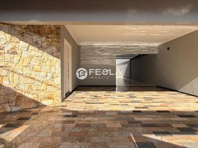 Casa para venda em Residencial Furlan de 232.00m² com 3 Quartos, 1 Suite e 6 Garagens