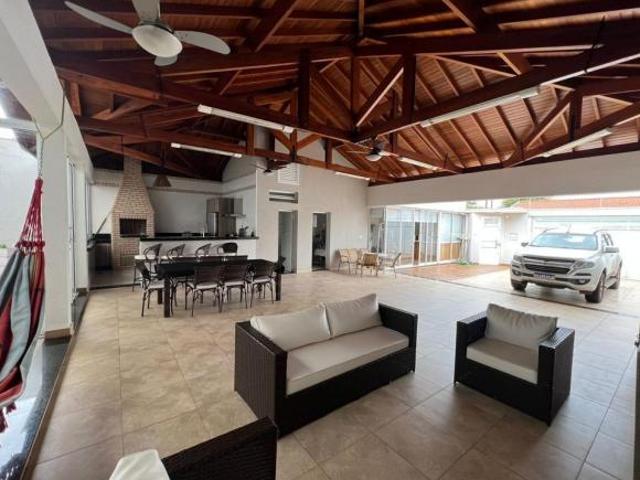 Casa para venda em Residencial Furlan de 334.00m² com 3 Quartos, 3 Suites e 2 Garagens