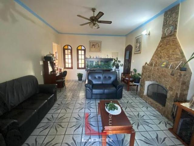 Casa para venda em Residencial Hípica Jaguari de 350.00m² com 3 Quartos, 1 Suite e 4 Garagens
